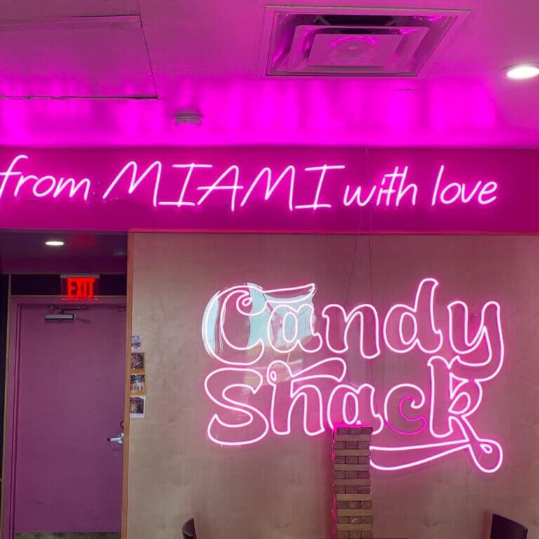 Néon Personnalisé – Création de Néon Sur Mesure | Light Genius